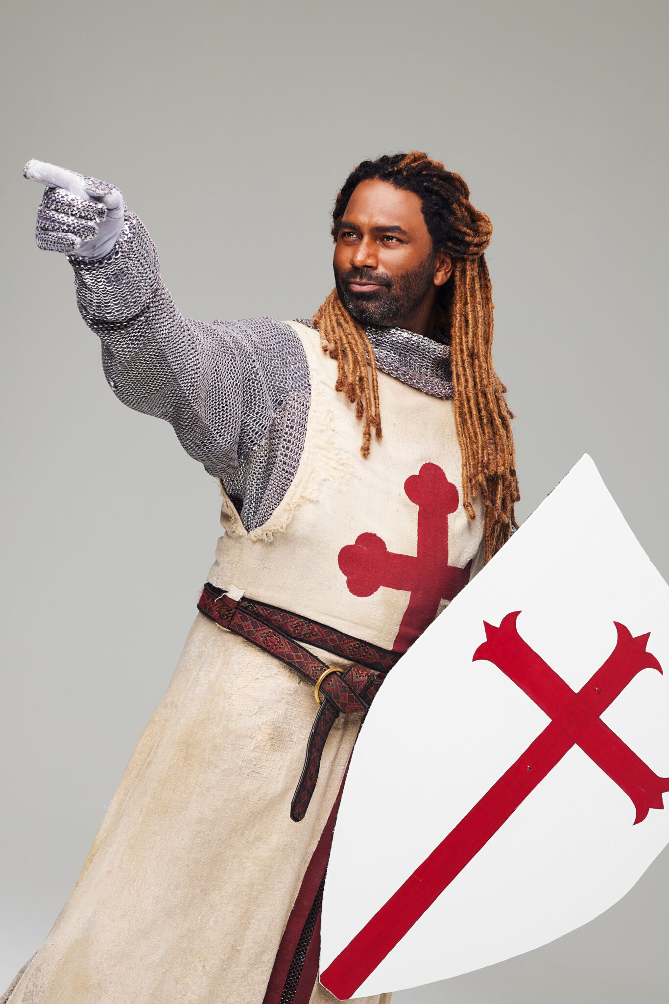 First Look: Leslie Kritzer, Ethan Slater, & More Star in Spamalot ...