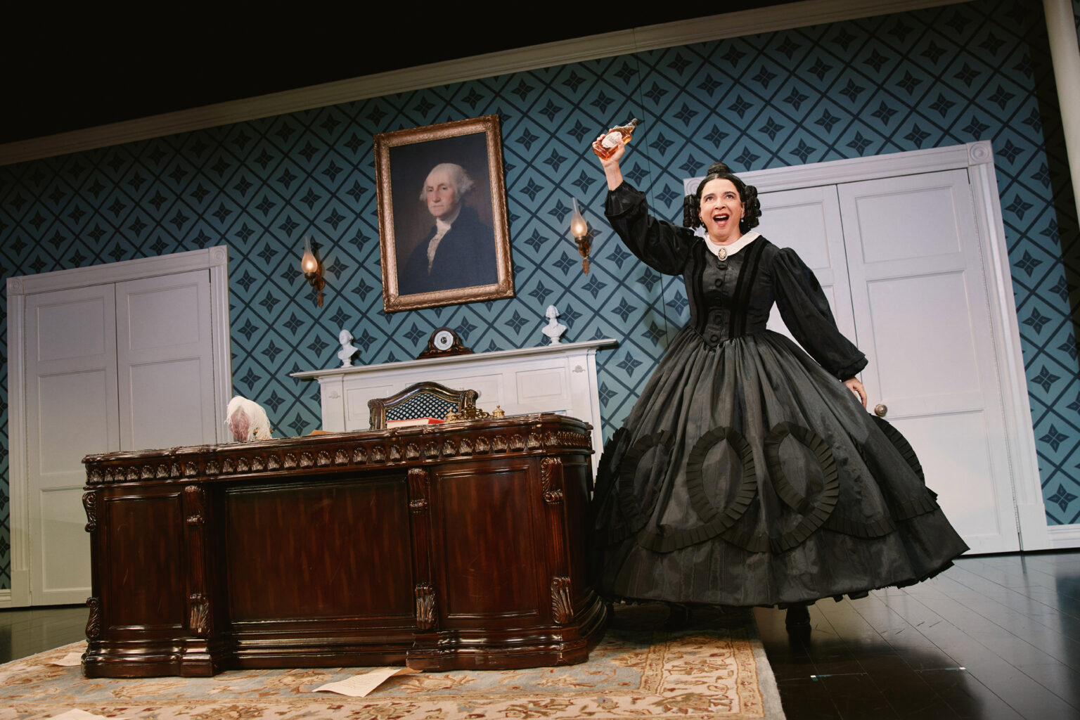 First Look: Maya Rudolph Makes Broadway Debut in Oh, Mary! | Broadway ...